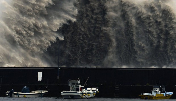 Typhoon Cimaron leaves damage in western Japan, heads for Hokkaido ...