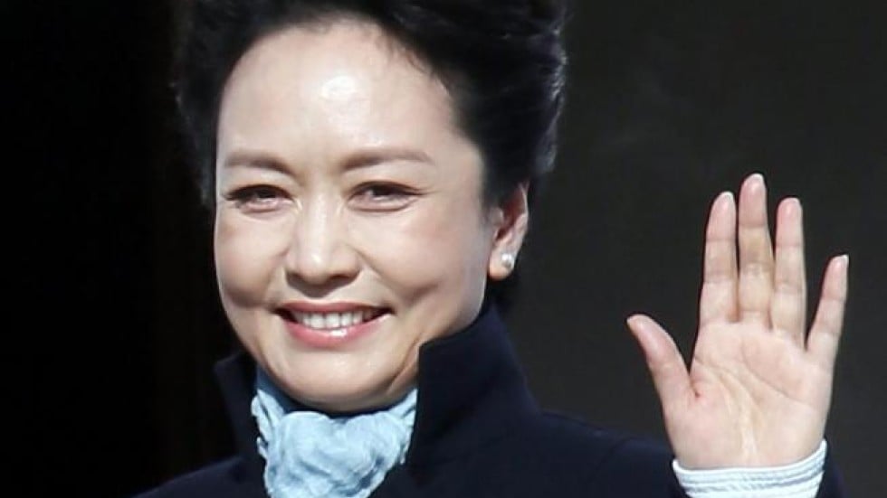 Web users praise first lady Peng Liyuan's fashion sense | South China ...
