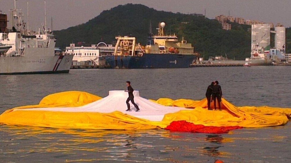 Rubber Duck bounces back in Taiwan after exploding on New Year’s Eve ...